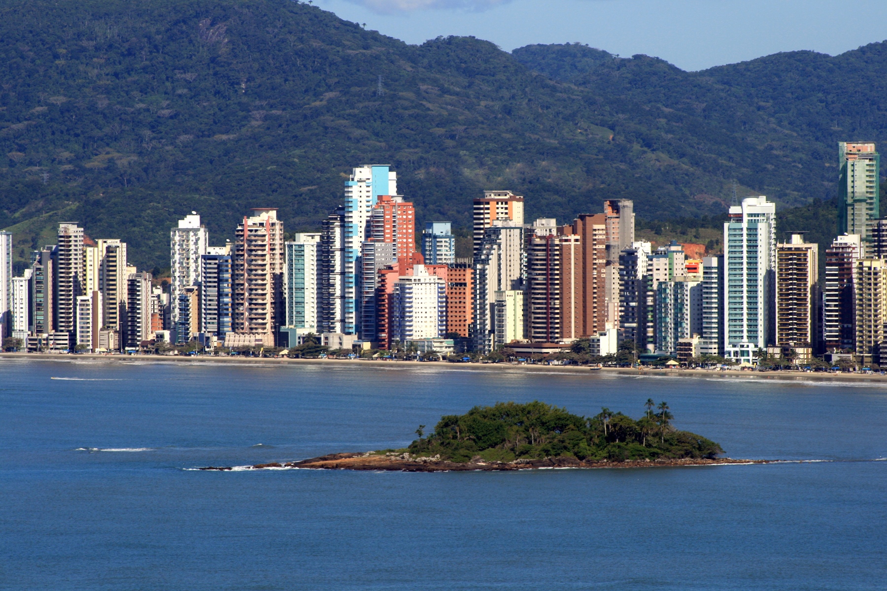 Balneário Camboriú adere à campanha Mares Limpos, da ONU, nesta sexta-feira Balneário Camboriú adere à campanha Mares Limpos, da ONU, nesta sexta-feira