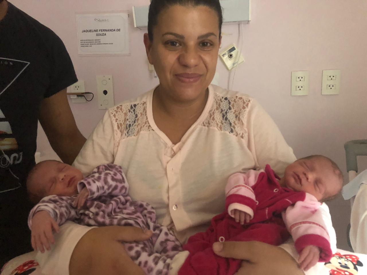 Parto normal gemelar é realizado no Hospital Municipal Ruth Cardoso