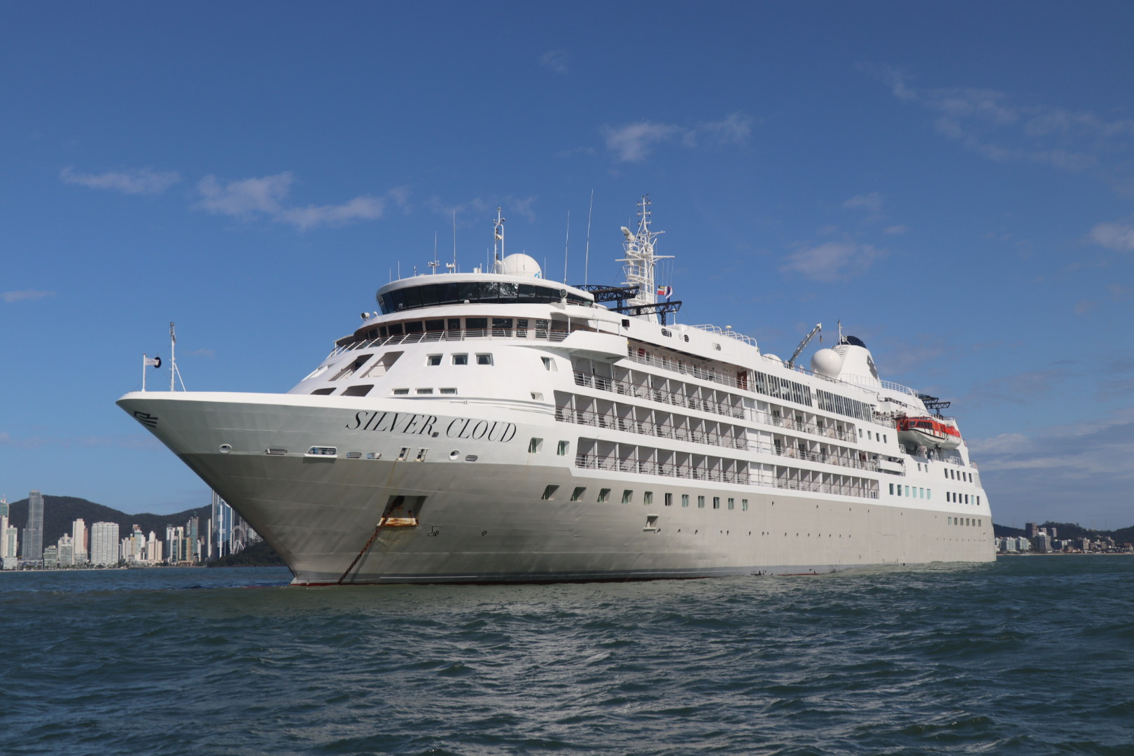 Balneário Camboriú recebeu o primeiro navio da temporada de cruzeiros