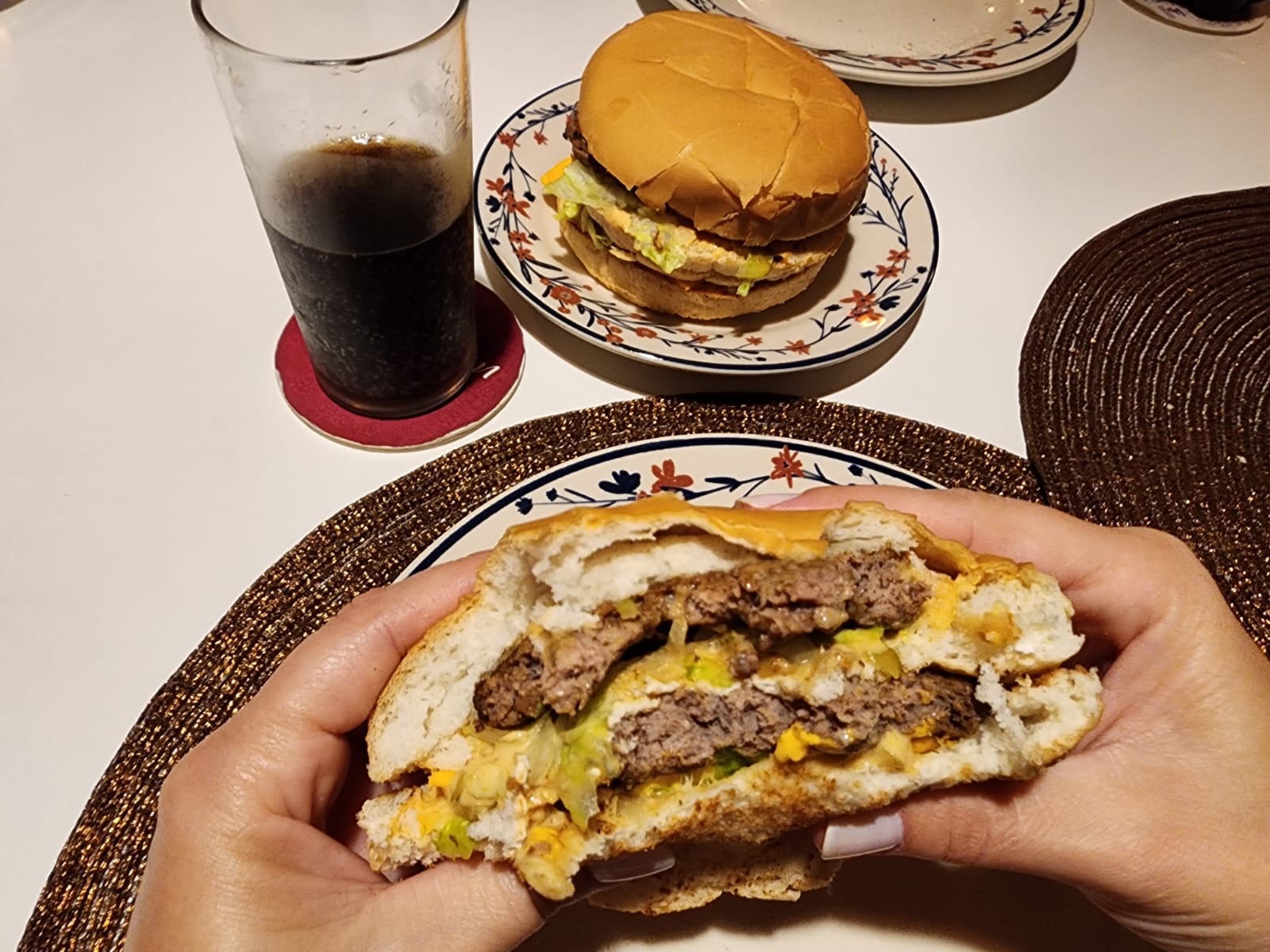 Receita do Big Mac Caseiro: Saboreie este Clássico em Casa