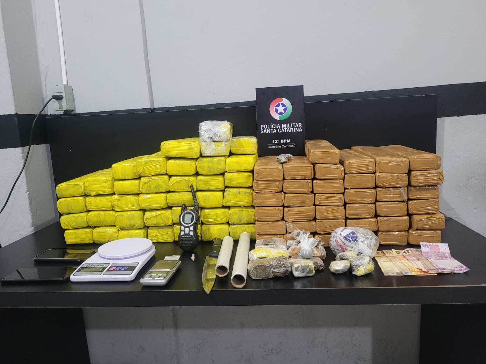 Polícia Militar De Camboriú Desmantela Esquema De Disk Entrega De Drogas